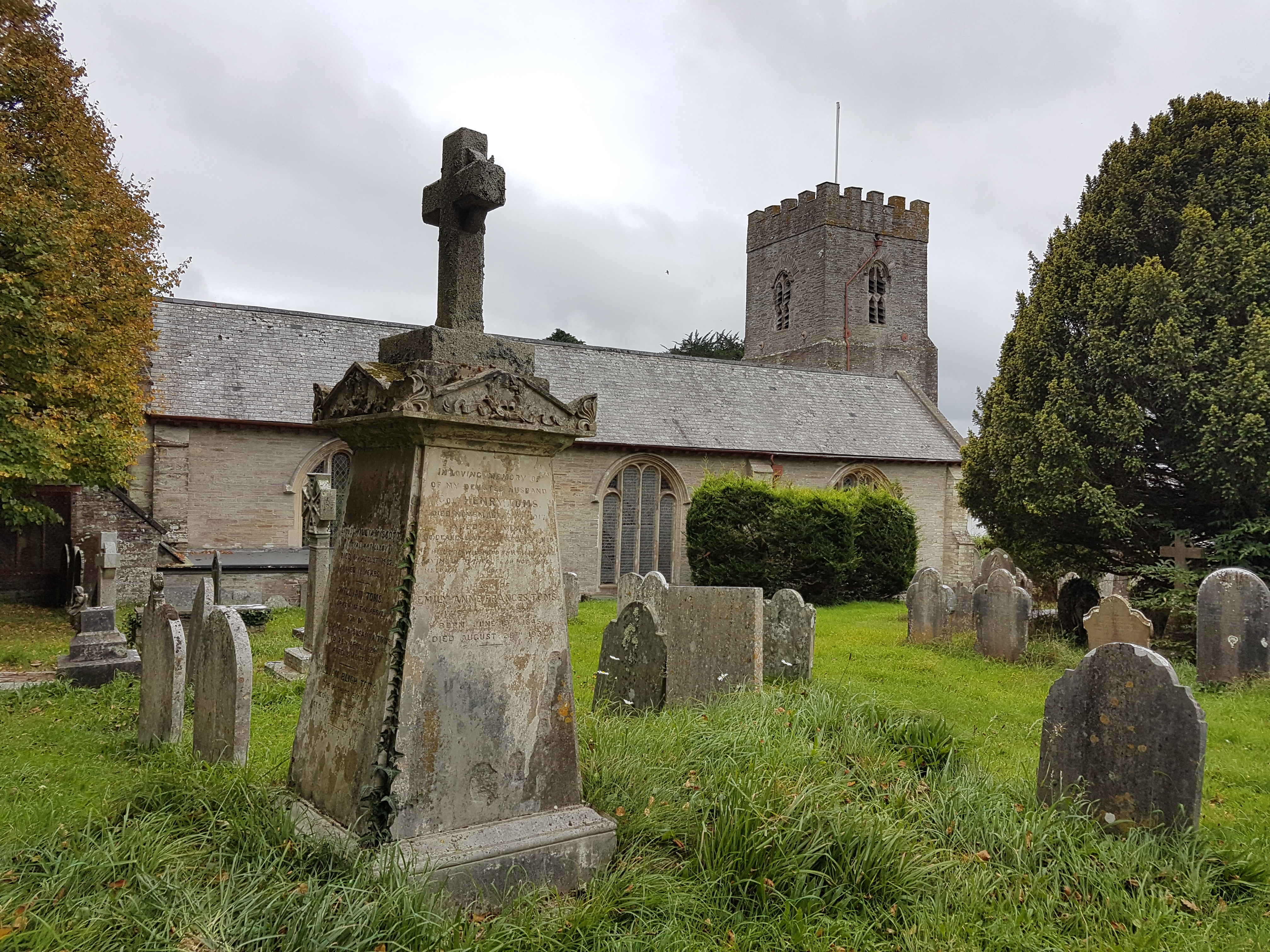 One tombstone, twelve names – Untangled Family History
